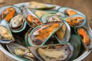 Green Stuff In Mussels: Is It Safe To Eat? - Miss Vickie