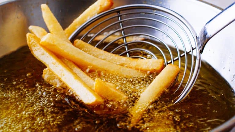 6 Tips For How To Stop Oil From Foaming When Frying - Miss Vickie