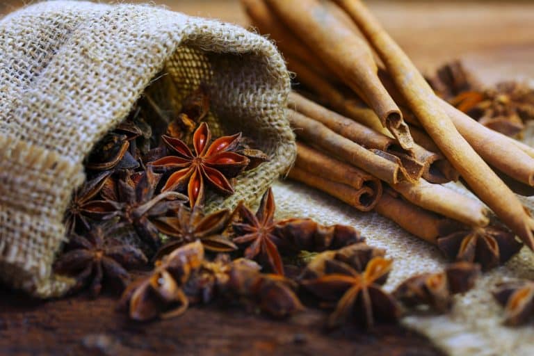 Allspice vs 5 Spice: What's The Difference? - Miss Vickie