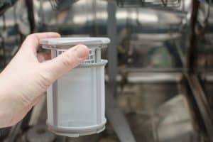 7 Ways To Troubleshoot F9 E1 Error Code On Maytag Dishwasher - Miss Vickie