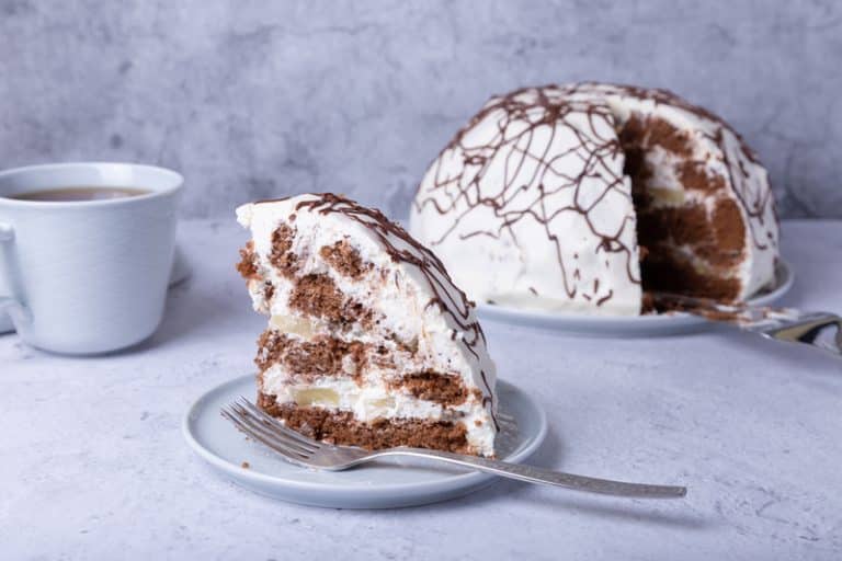 3 Tips: How To Fix A Domed Cake - Miss Vickie