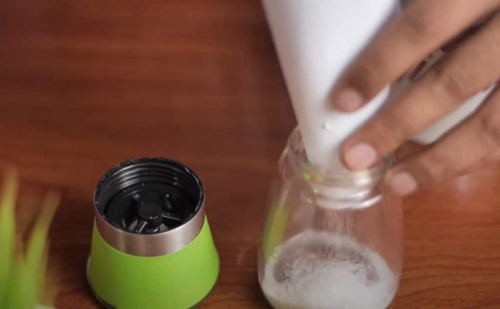 How To Open Salt Grinders? (4 Steps To Know About) - Miss Vickie